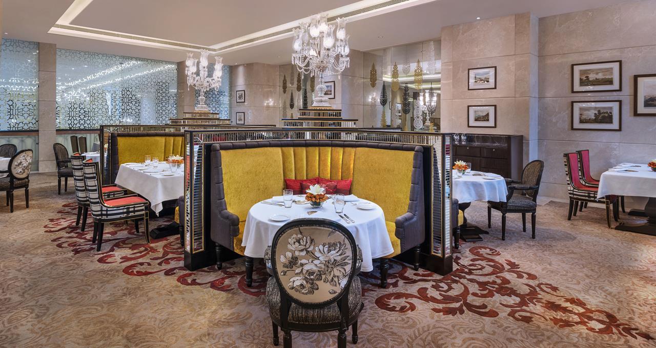 The Sahib Room & Kipling Bar • Andaré