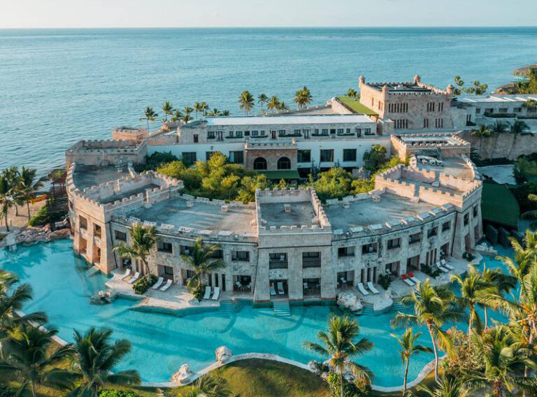 Sanctuary Cap Cana • Andaré